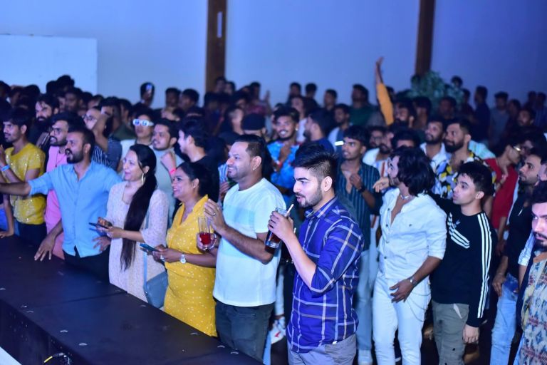 Photo Gallery – Dude Party India